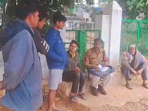 Tractor Crushed Two Bike Riders ट्रैक्टर ने दो बाइक सवारों को रौंदा
