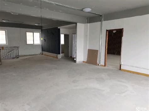 【5图】沿街上下两层独立商铺，后带小院前有停车位济南高新国际会展中心商铺租售生意转让出租 济南58同城
