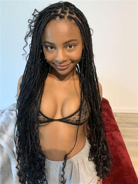 Cute Ebony Jimpinhead
