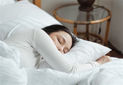 失眠救星？跟著「愛麗絲睡眠法」5步驟10分鐘進入夢鄉 房產溫度計 網路溫度計