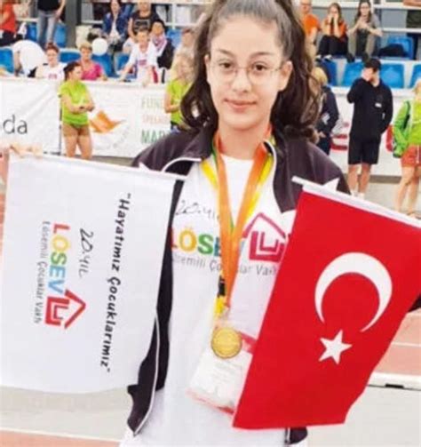 Young Woman Beats Cancer To Win Gold Medal Türkiye News