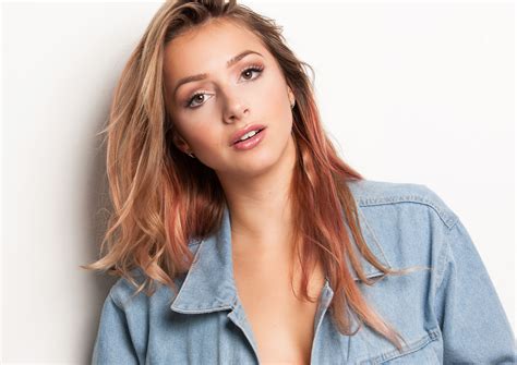 Emma Heesters Boeken Of Inhuren Easybookings