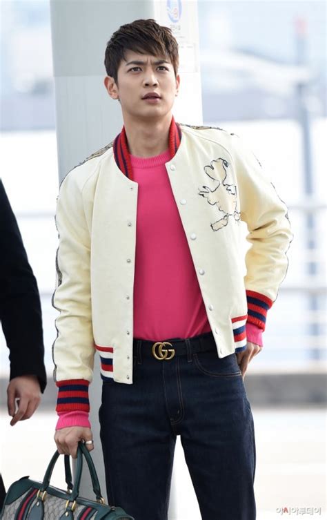 Shinee红粉珉豪帅气现身仁川机场 韩国今日亚洲