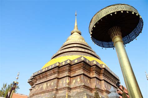 람팡 태국의 람팡 루앙 사원 왓 프라 0명에 대한 스톡 사진 및 기타 이미지 0명 건축 교회 Istock
