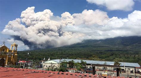 Guatemalas Volcan De Fuego Erupts Prompting Evacuations Earth