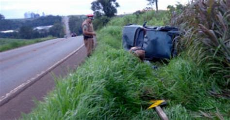 G1 Acidente capotamento deixa um morto e um ferido no Paraná