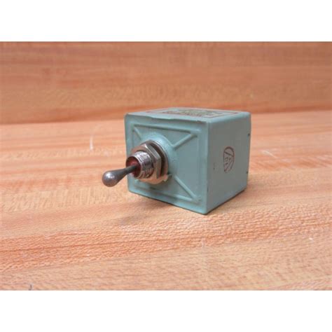 Heinemann 78 110 8 Circuit Breaker 15 Amps 2315741 19 New No Box