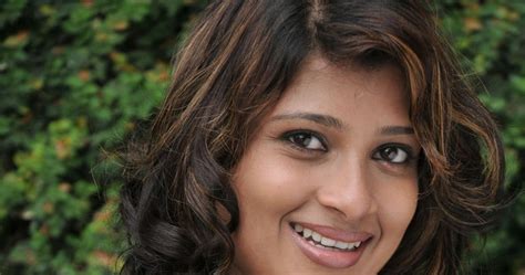 Nadeesha Hemamali Hot Cleavage Anf Thigh Show Hot 4 Actress