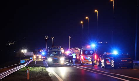 Politie Bevestigt Identiteit Doden Bij Crash Na Politie Achtervolging Op N Al Het Nieuws Uit