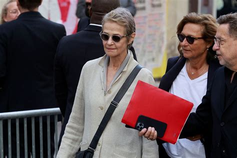 Jane Birkins Beerdigung In Paris Erste Bilder Ihrer Töchter