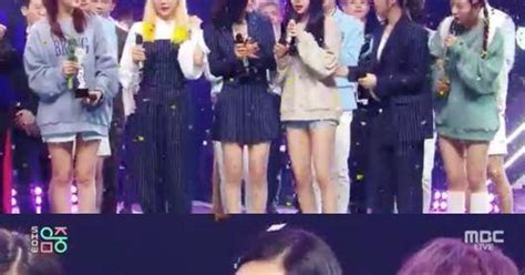 음중 에이핑크 덤더럼으로 1위 5관왕갓세븐 컴백·솔라 솔로 데뷔 종합