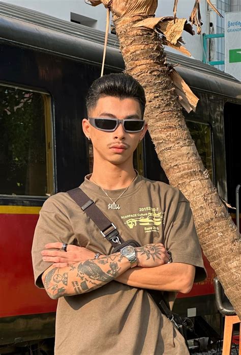 ស្នេហា វណ្ណដា ផ្អែមសាហាវម៉េះ សុទ្ធតែថើបមុខមហាជនបែបហ្នឹងផង Khmerload Cambodia Latest News