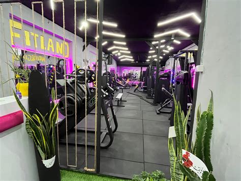 باشگاه بدنسازی بانوان منطقه ۱۸ طرفداری