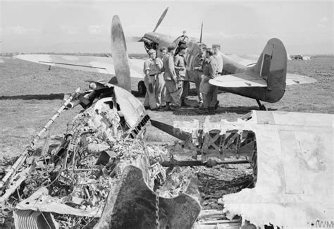 Asisbiz Spitfire Mkvc Raf 111sqn Ju At Capodichino Near Naples Iwm Cna4665