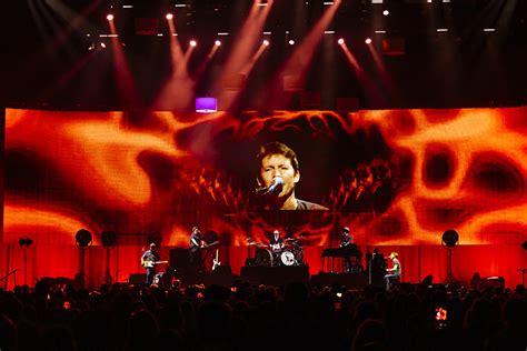 Skan Designs Arena System For James Blunts ‘who We Used To Be Tour