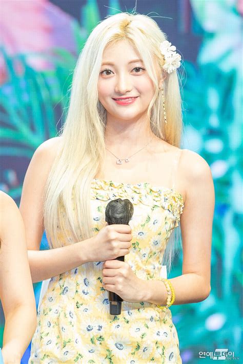 220719 Ily1 Rona 2nd Single Album ‘que Sera Sera Showcase Kpopping