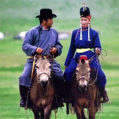 Хүний сайн дэргэд минь байхад хөрст орчлонд газардахгүй байх аа ️ 2t47