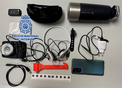 Dos Detenidos Por Robar En Dos Coches El Comercio Diario De Asturias