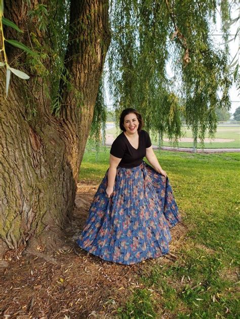 The Lularoe Deanne Skirt My Honest Review • Devin Zarda Nice Pleated