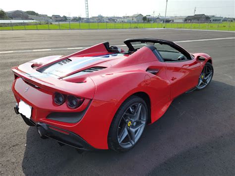 F8トリブートのferrari・f8スパイダー・オプション高い・帽子の捜索願に関するカスタム事例｜車のカスタム情報はcartune
