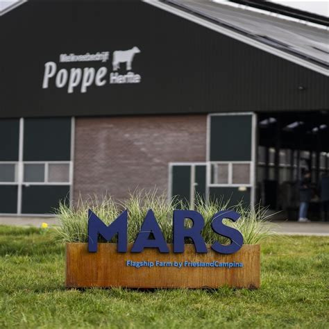 Global Petcare Food And Nutrition And Snacking Brands Mars Incorporated