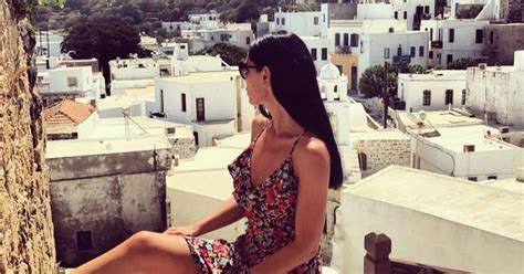 Ce Salariu Are La Primarie Fiica Sexy A Fostului Ministru Al Apararii