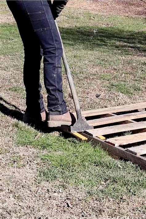Homemade Diy Pallet Bookshelf Lady Lees Home