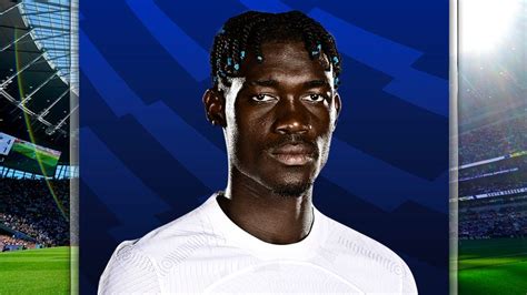 Yves Bissouma Tottenham Midfielder Discusses Harry Kane Captain Son