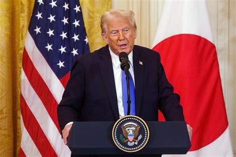Un Juez Federal Bloquea El Plan De Trump De Echar A Miles De Empleados