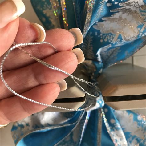 6 Pass Wire Ends Through Loop Bowdabra