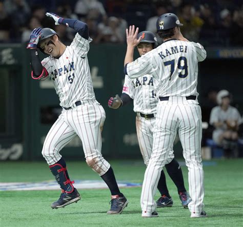 【プレミア12】小園海斗が3ラン「自分でも興奮しています」大きな追加点で5打点大暴れ プロ野球写真ニュース 日刊スポーツ