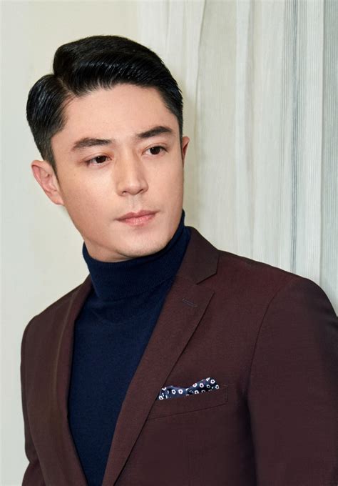 人夫霍建華魅力無限！不苟言笑也帥微微一笑更迷人 壹讀