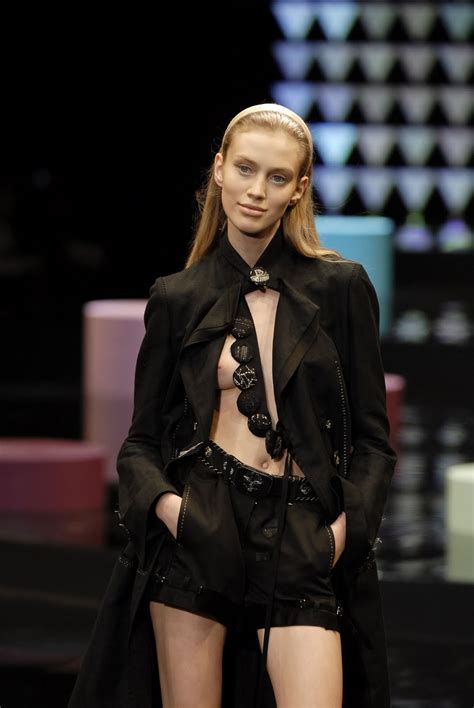 Hq Oops Nipple Slip Runway Pics See Thru Fashion Show Catwalk