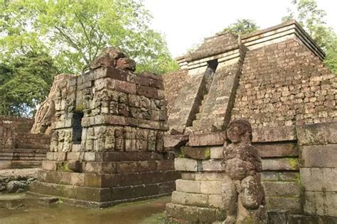 Candi Sukuh Candi Peninggalan Kerajaan Majapahit Yang Menganut