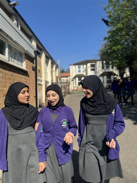 Contact Fig Tree Primary School