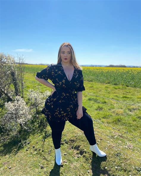 Bethany Churcher Bethanychurcher • Instagram Fotos Und Videos Fashion Style Bethany
