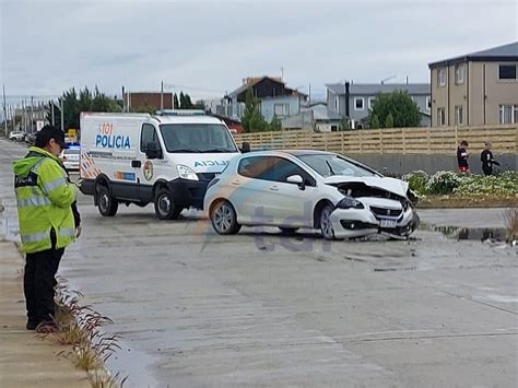 Violento Choque Entre Auto Y Camioneta Deja Una Mujer Herida Actualidad TDF