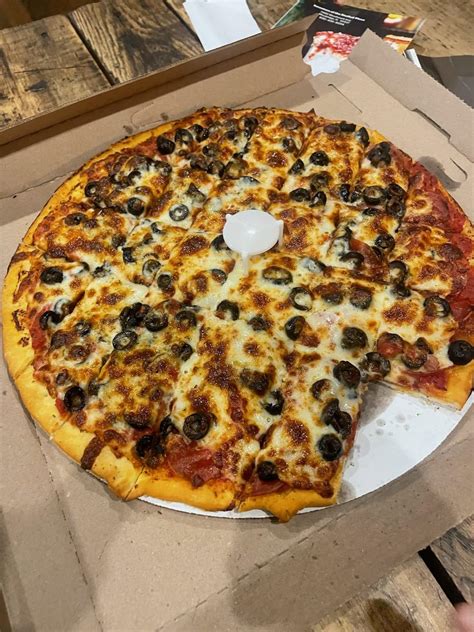 Got A Complaint And Was Told This Pizza Is Burnt Rmildlyinfuriating