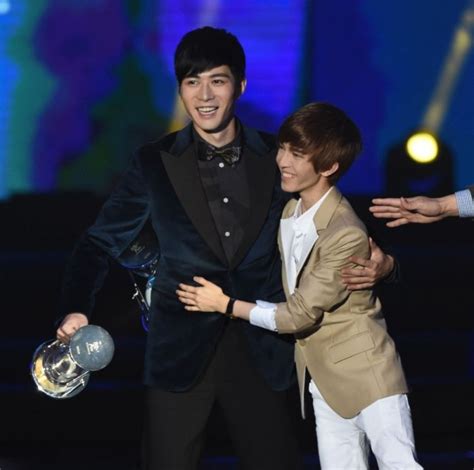 C Ent Buzzing About The Too Pretty Bromance Of Guo Jingming And Cheney