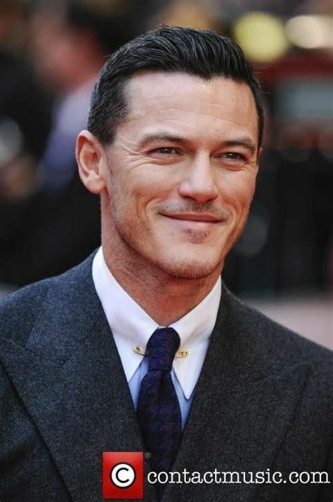 Pin Af Kpop Jpop Cpop Tpop Ppop G På Luke Evans