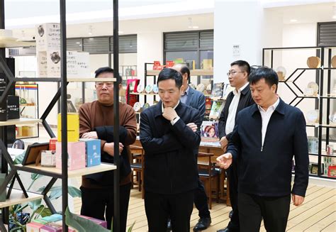 中国科学院院士、中国热带农业科学院院长黄三文到热带作物学院调研指导 云南农业大学热带作物学院