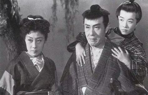 鞍馬天狗 角兵衛獅子1951年監督大曾根辰夫写真左から山田五十鈴嵐 寛寿郎美空ひばりアラカンの 天狗か天狗のアラカンかと云わ