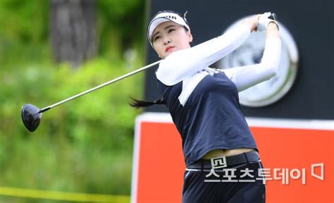 [st포토] 티샷 날리는 정다현