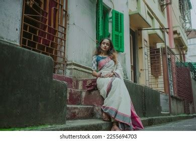 343 North Kolkata Woman Images Stock Photos 3D Objects Vectors