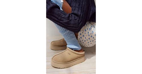 Ugg Tazz Slipper In Mustard Seedat Urban Outfitters In Blue Lyst