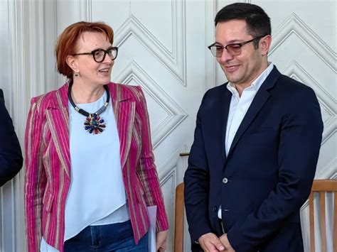 Министър дойде в Бургас за да съобщи че Планът за възстановяване вече работи