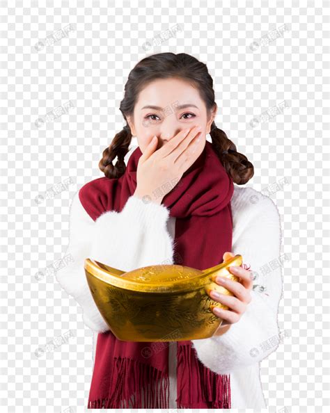 女性手拿金元宝元素素材下载 正版素材400758320 摄图网