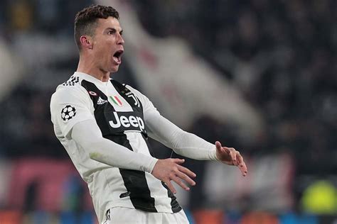 खुलासा रोनाल्डो को गोल करने में नहीं बल्कि गर्लफ्रेंड के साथ बिस्तर में आता है ज्यादा मजा