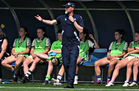 Women Pachera Brave Le Ragazze A Non Perdere La Testa Calcio Hellas