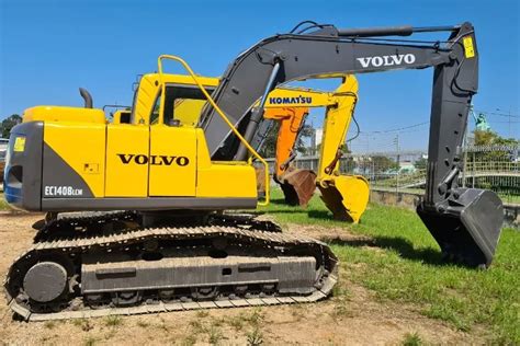 Escavadeira Volvo EC140 Galpão das Máquinas